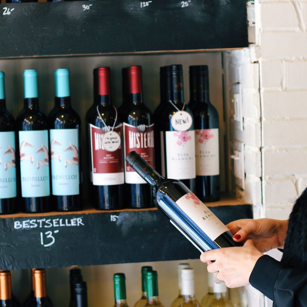 Tips When Buying a Bottle of Wine for a Dinner Party | TSG